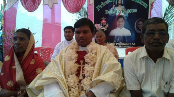 INDIA Odisha has a new priest, faith strengthened in the pogrom (photos)