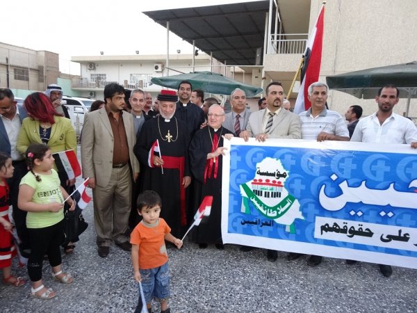 IRAQ Baghdad: Iraqi Christians and Muslims pray together for peace and ...