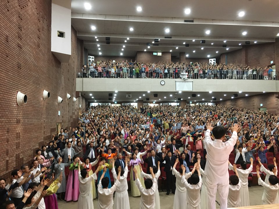 KOREA – VATICAN Some 3,000 people pray in Seoul for peace on the Korean ...