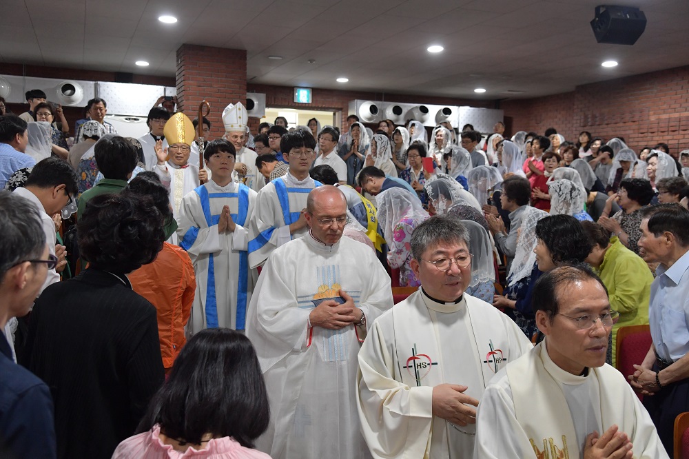 KOREA – VATICAN Some 3,000 people pray in Seoul for peace on the Korean ...