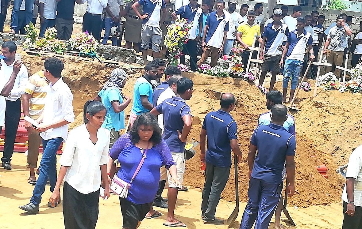 SRI LANKA As funerals take place at St Sebastian church, the Islamic ...