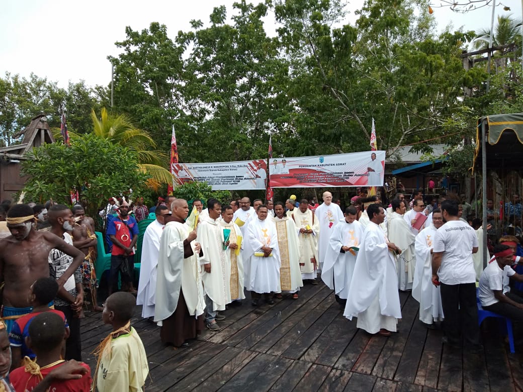 INDONESIA First ethnic Asmat ordained priest celebrated in the Diocese ...
