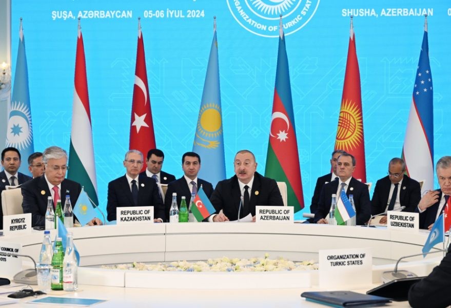 by Vladimir Rozanskij